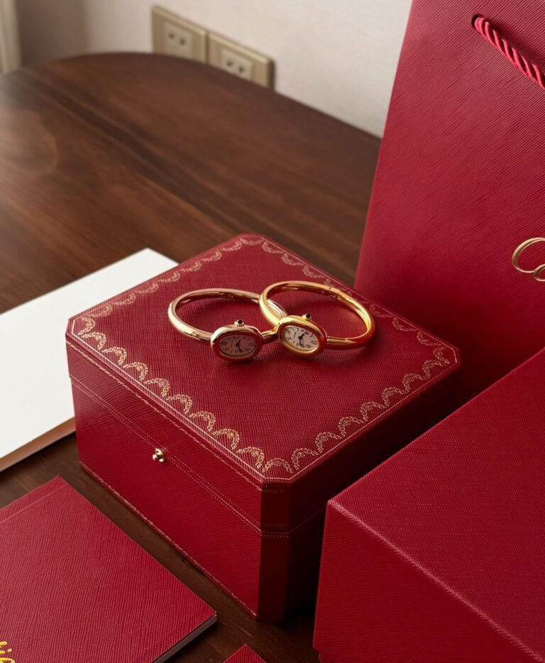 Cartier Baignoire Gold Bangle Watch. This series of round and retro ...